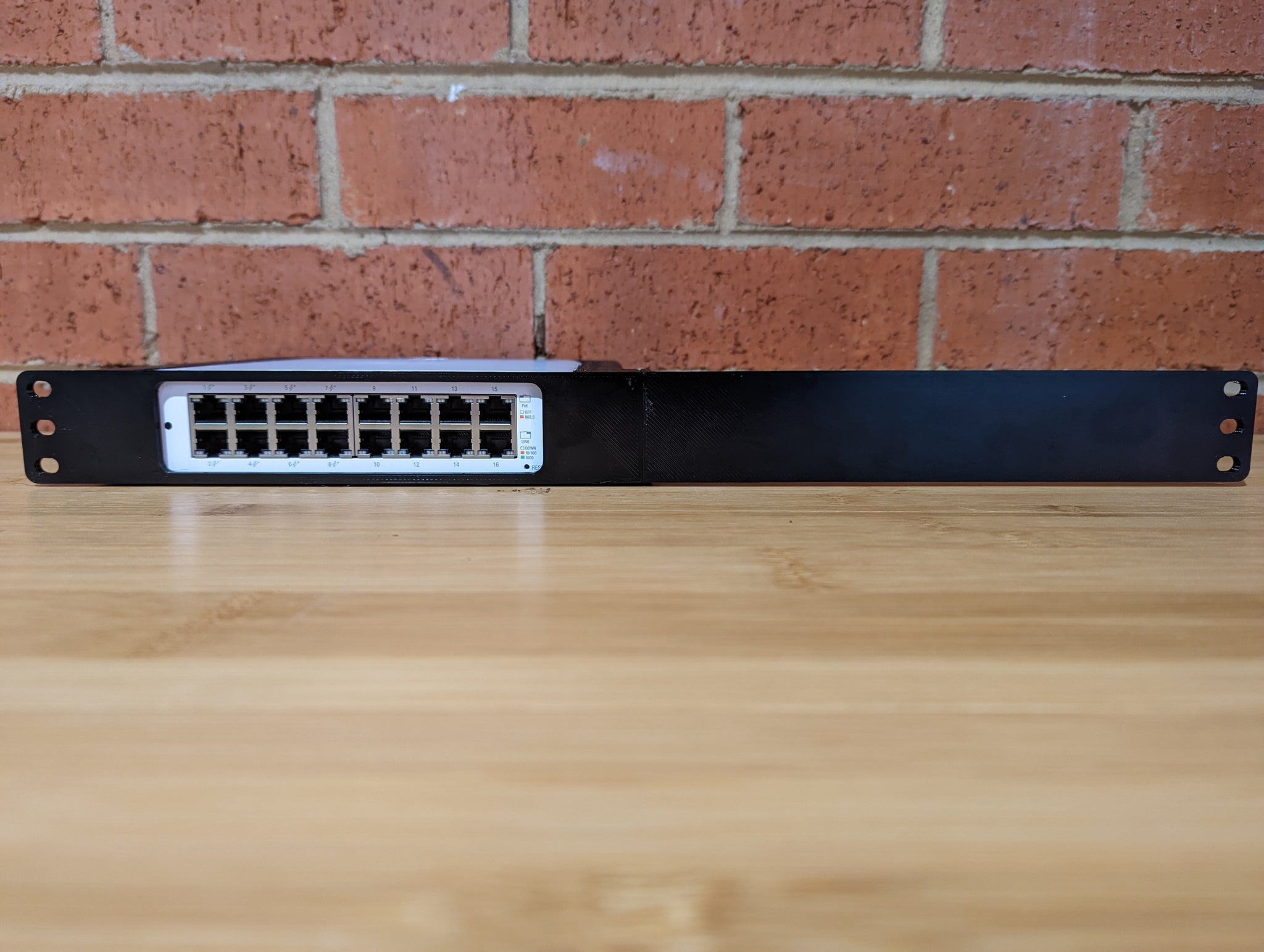 Ubiquiti Unifi Switch Lite 16 PoE (USW-LITE-16-POE) Rack Mount (Modula ...
