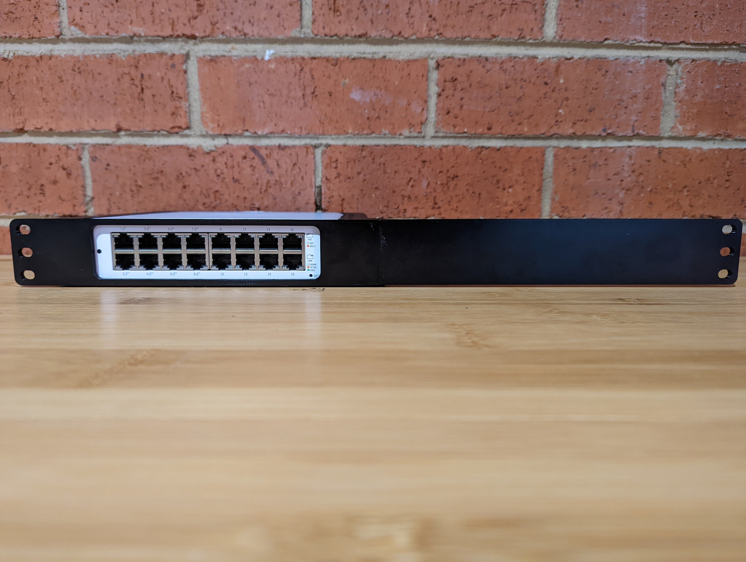 Ubiquiti Unifi Switch Lite 16 PoE (USW-LITE-16-POE) Rack Mount (Modula ...